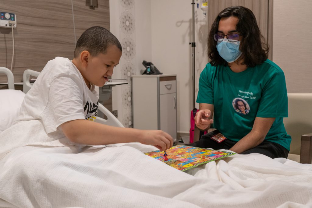 Volunteer Stories : NYUAD Students work with Operation Smile UAE